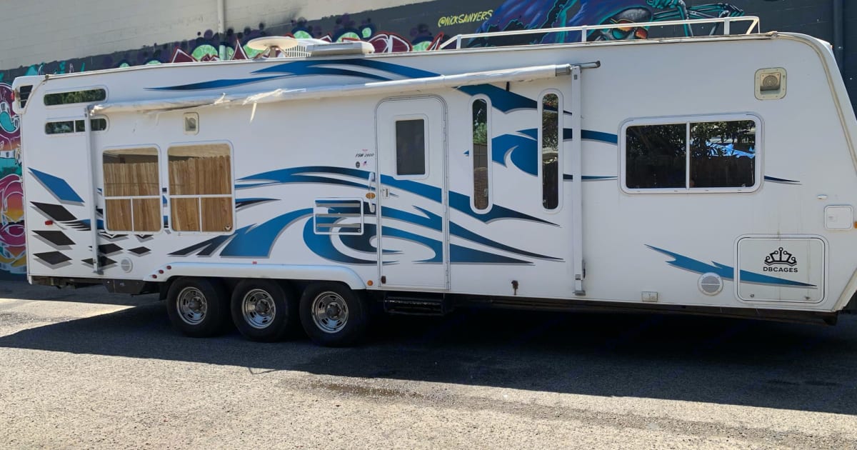 2008 Weekend Warrior Weekend Warrior Ft 26 Toy hauler Rental in Ceres ...