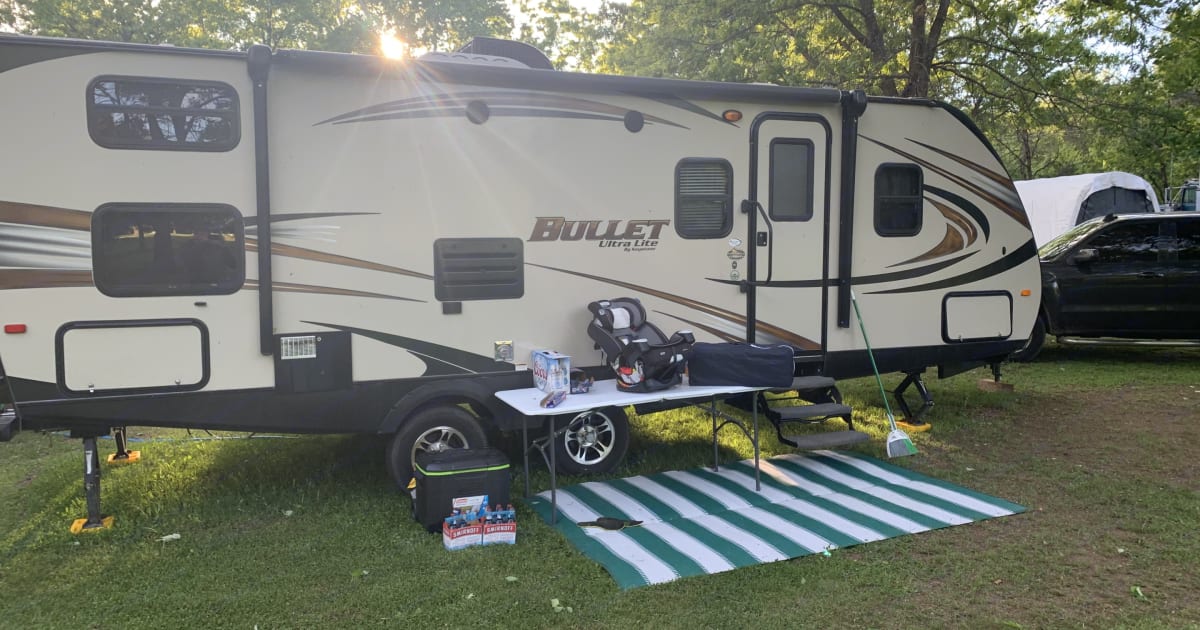 2015 Keystone Bullet Travel trailer Rental in Fond du lac, WI | Outdoorsy