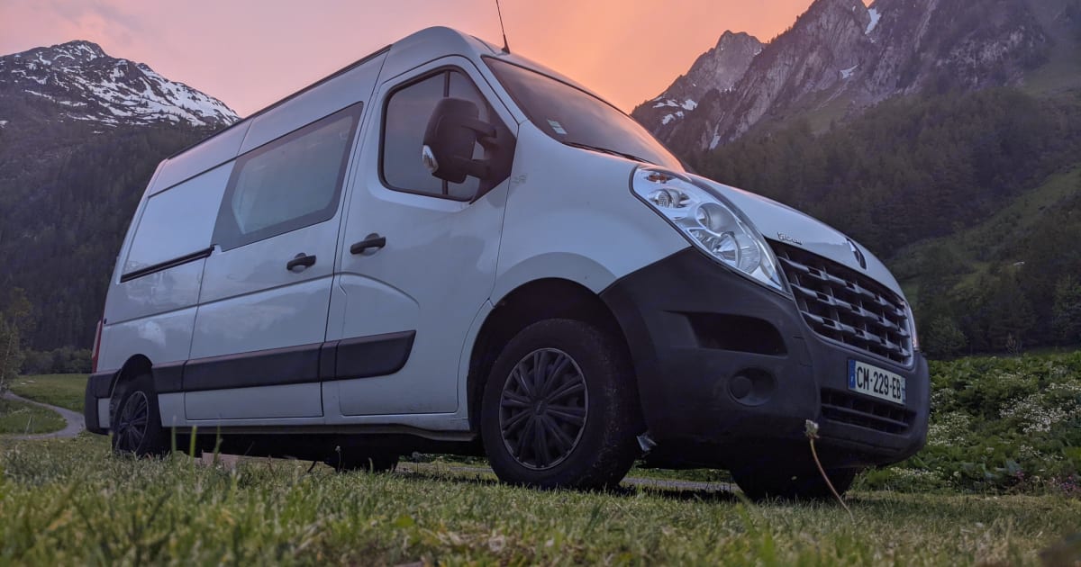 2012 Renault Master Class C Rental in Faro, | Outdoorsy