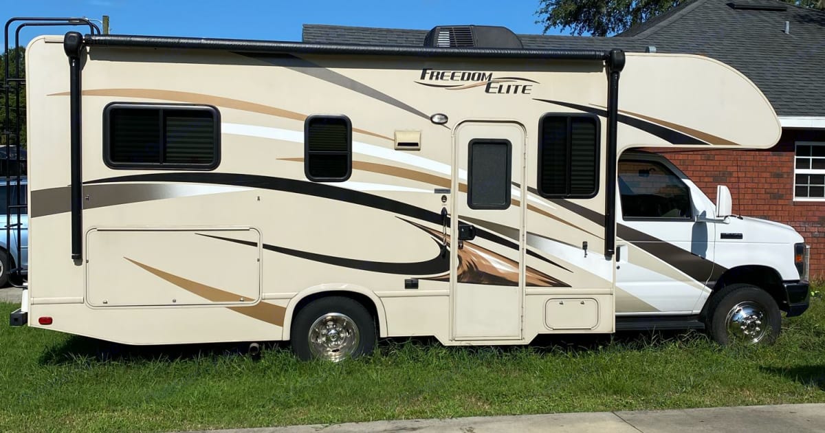 2016 Ford E450 Class C Rental in 盖恩斯维尔, | Outdoorsy