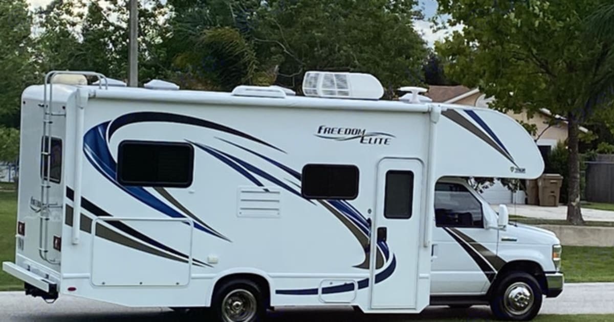 2019 Thor Motor Coach Freedom Elite Class C Rental in Kissimmee, FL ...