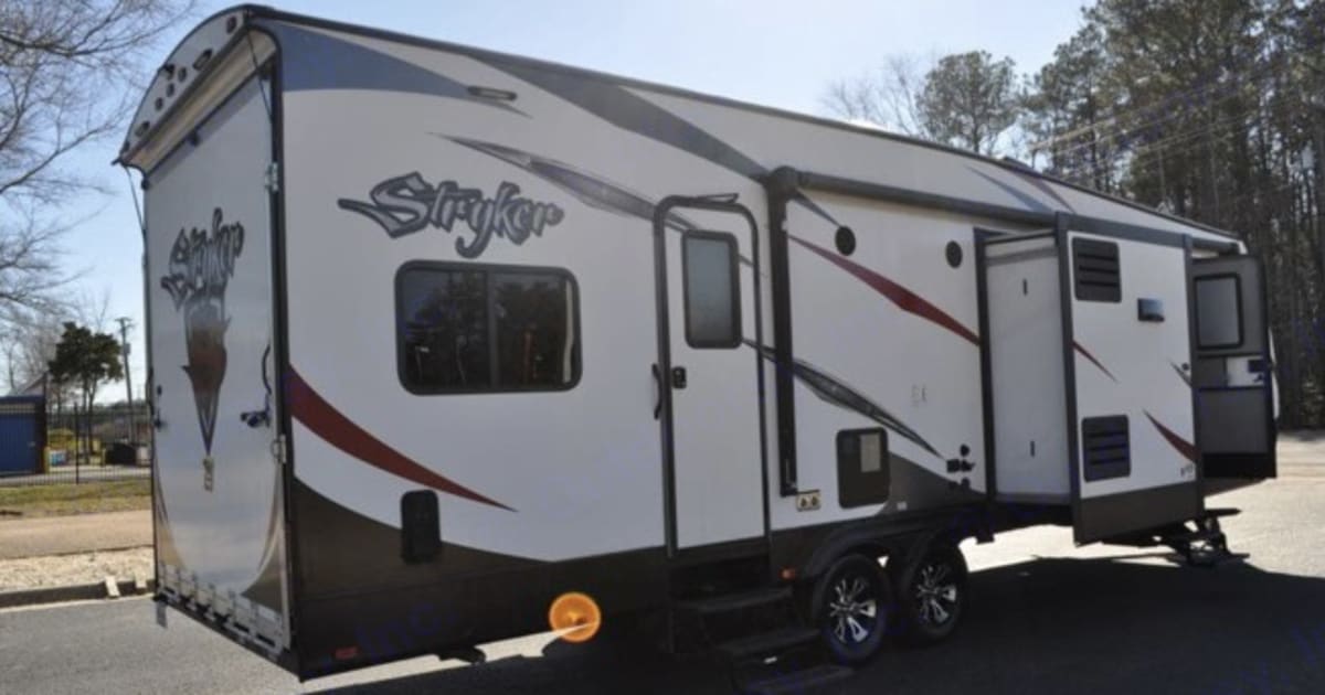 2017 Cruiser Rv Corp Stryker Toy hauler Rental in Woodland, CA | Outdoorsy