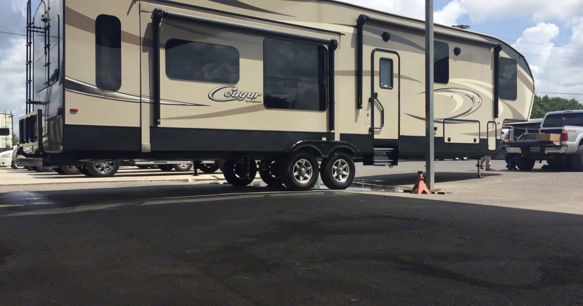 2017 Keystone Cougar Caravane semi-remorque Rental in Youngsville, LA ...