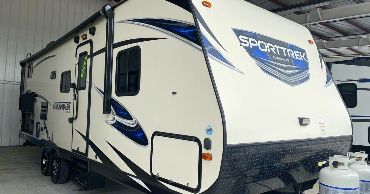2017 Venture Rv Sporttrek Travel trailer Rental in Tampa, FL | Outdoorsy