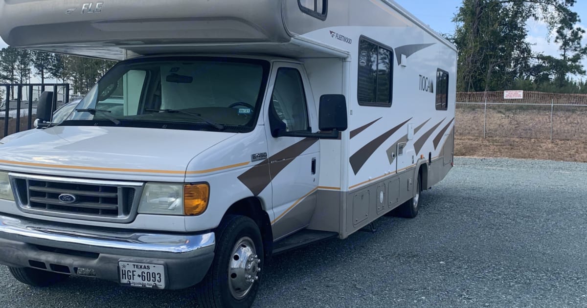 2007 Tioga Tioga Motorhome Class C Rental in Durham, NC | Outdoorsy