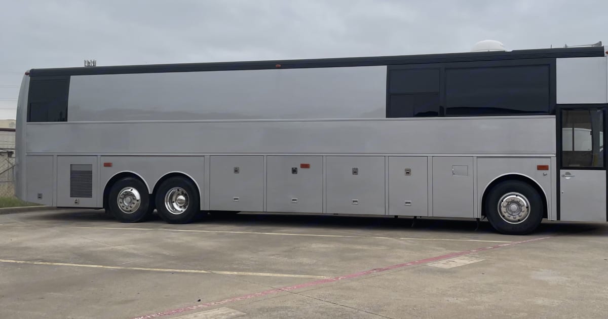 1996 Van Hool Entertainment Coach Class A Rental in Irving, TX | Outdoorsy