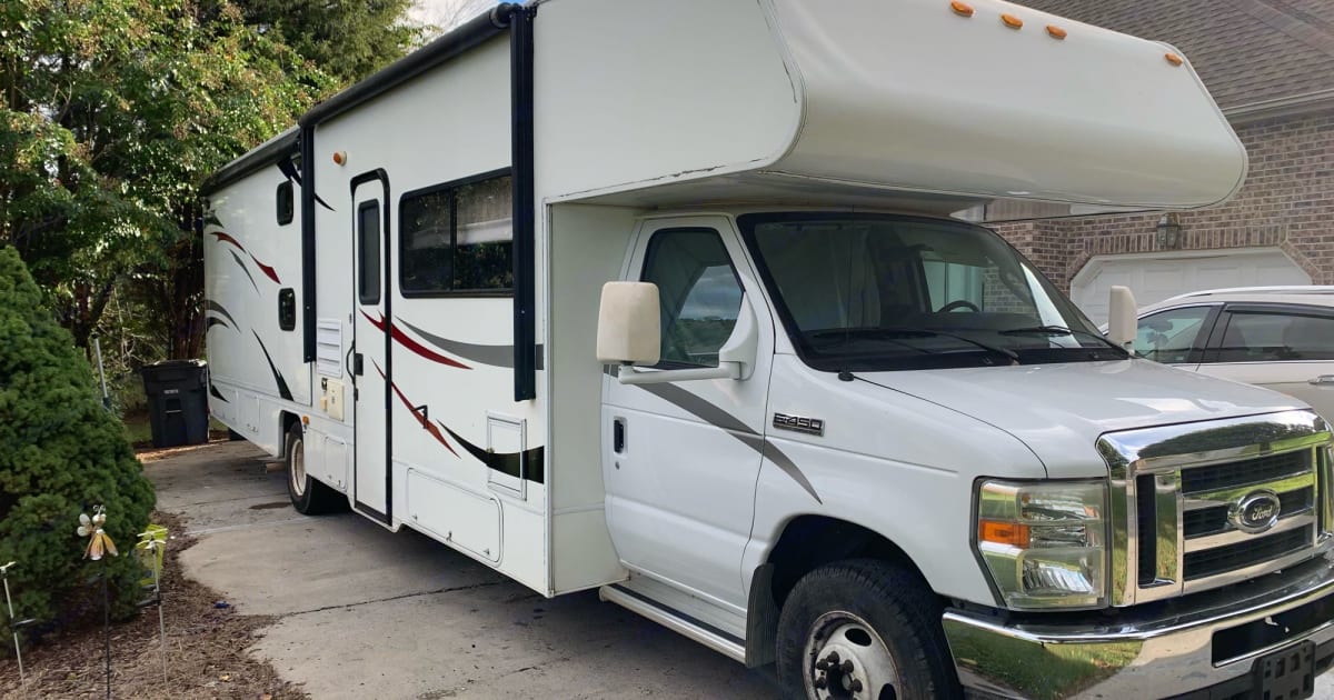 2010 Forest River Coachmen Freelander Class C Rental in Kingsport, TN ...