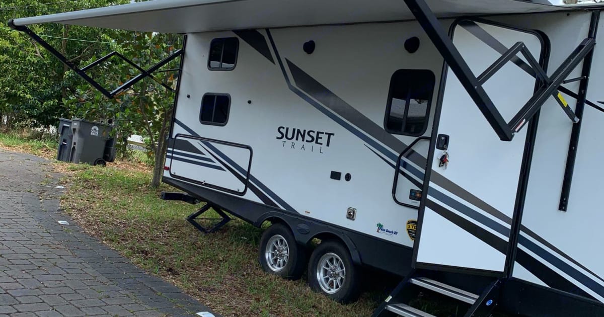 2019 Crossroads Sunset Trail Ultra Lite Travel trailer Rental in Palm ...
