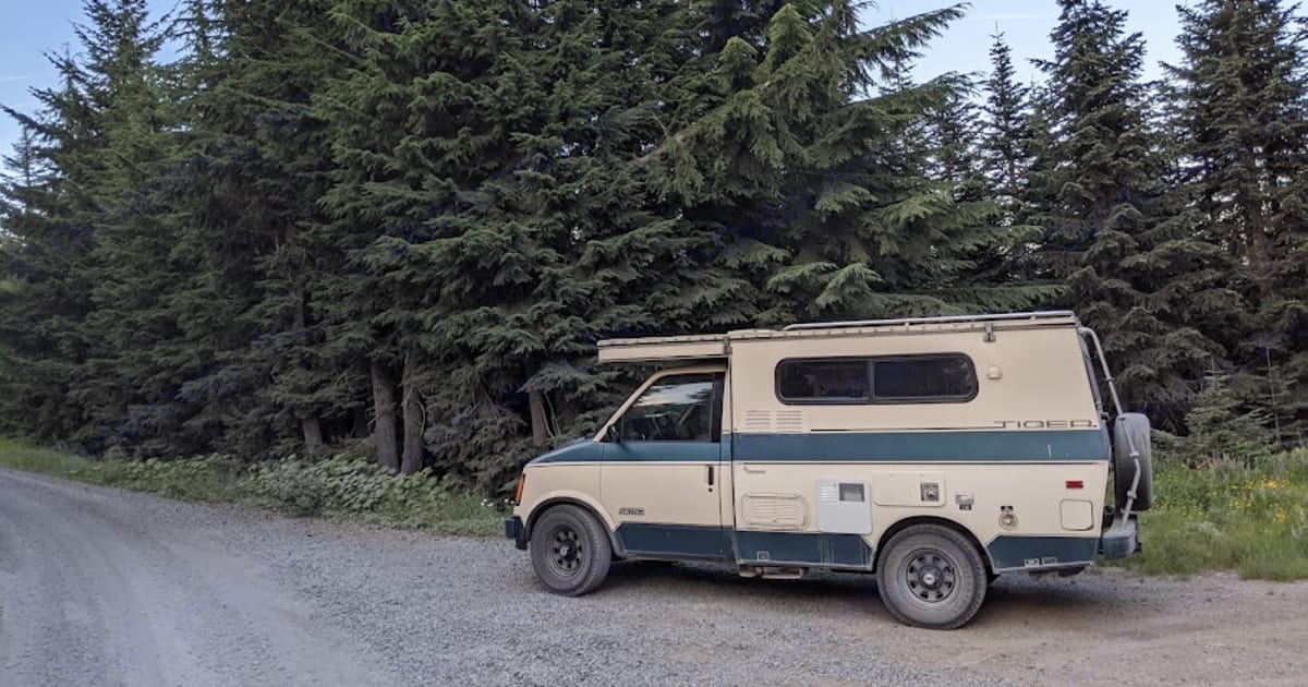 1989 Chevrolet Other Camper van Rental in Portland, OR | Outdoorsy