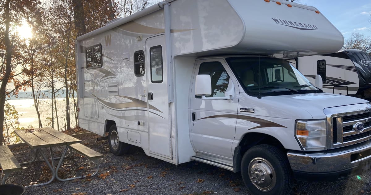 2015 Winnebago Winnie Minnie 22R Winnie Minnie 22R Class C Rental in ...