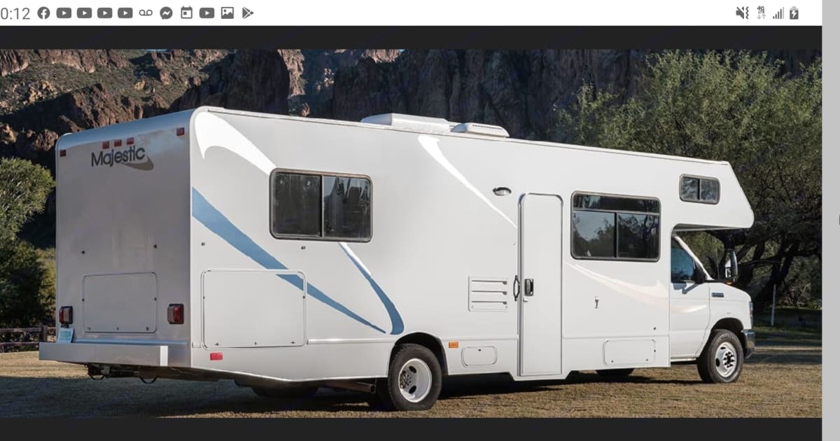 2011 Four Winds Majestic Motorhome Rental in Westminster, CA | Outdoorsy