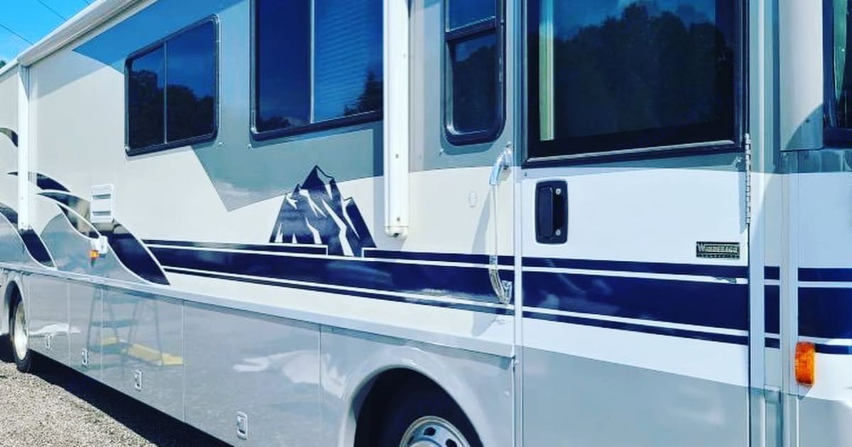 2004 Itasca Horizon Class A Rental in River Ranch, FL | Outdoorsy