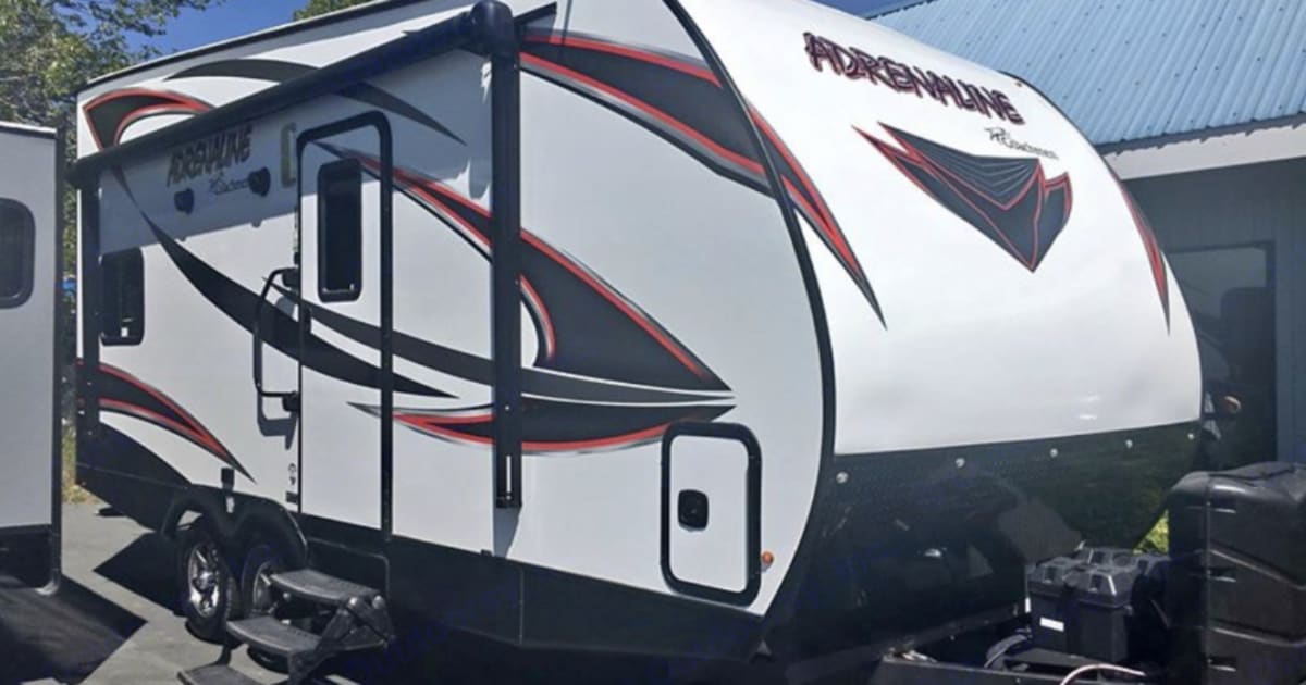 2016 Coachmen Adrenaline Toy hauler Rental in Atwater, CA | Outdoorsy