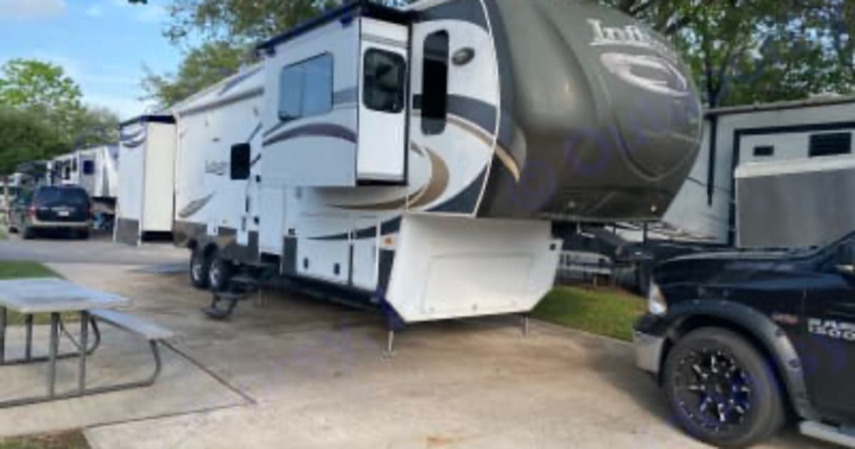 2012 Dutchmen Infinity Fifth-wheel Rental in Houston, TX | Outdoorsy