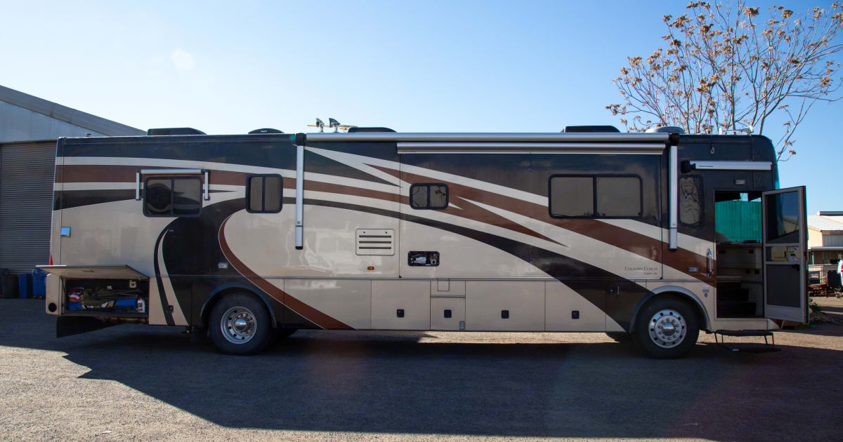 2004 Country Coach 40' Inspire Class A Rental in El Cajon, CA | Outdoorsy