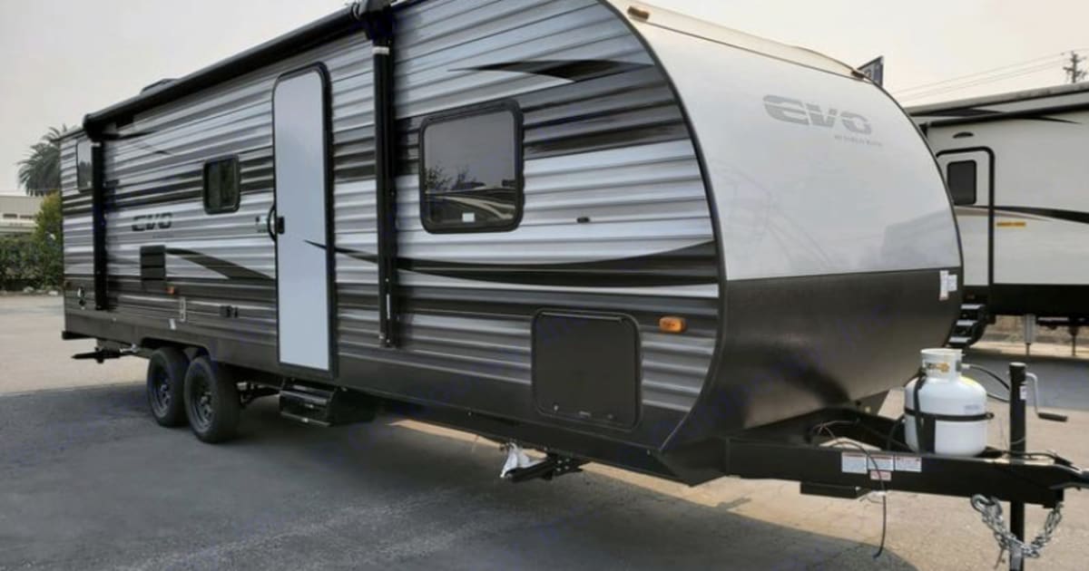 2021 Forest River Evo Travel trailer Rental in Hesperia, CA | Outdoorsy