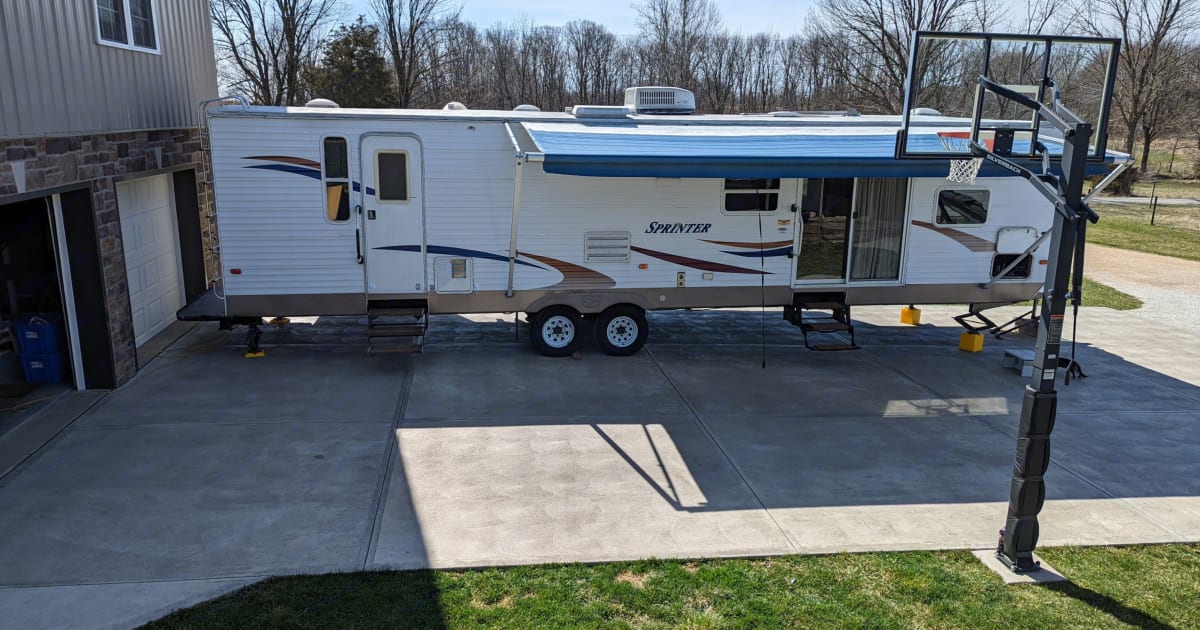 2007 Keystone RV Sprinter Travel trailer Rental in Greensburg, IN ...