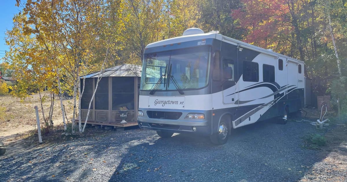 2004 Georgetown Georgetown Motorhome Class A Rental in Saint-esprit, QC ...