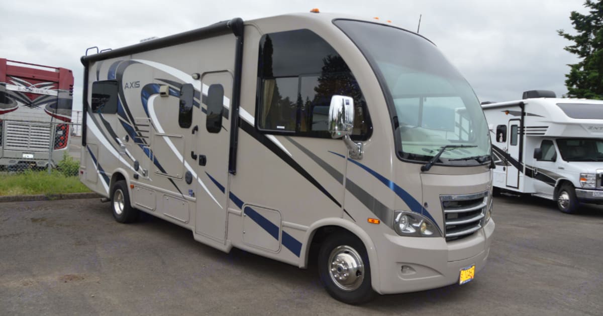 2016 Thor Axis Class A Rental in Central Point, OR | Outdoorsy