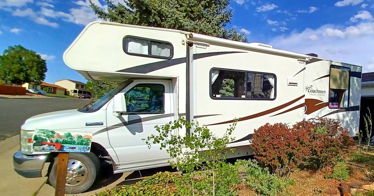 2011 Coachmen Freelander Motorhome Rental in Aurora, CO | Outdoorsy