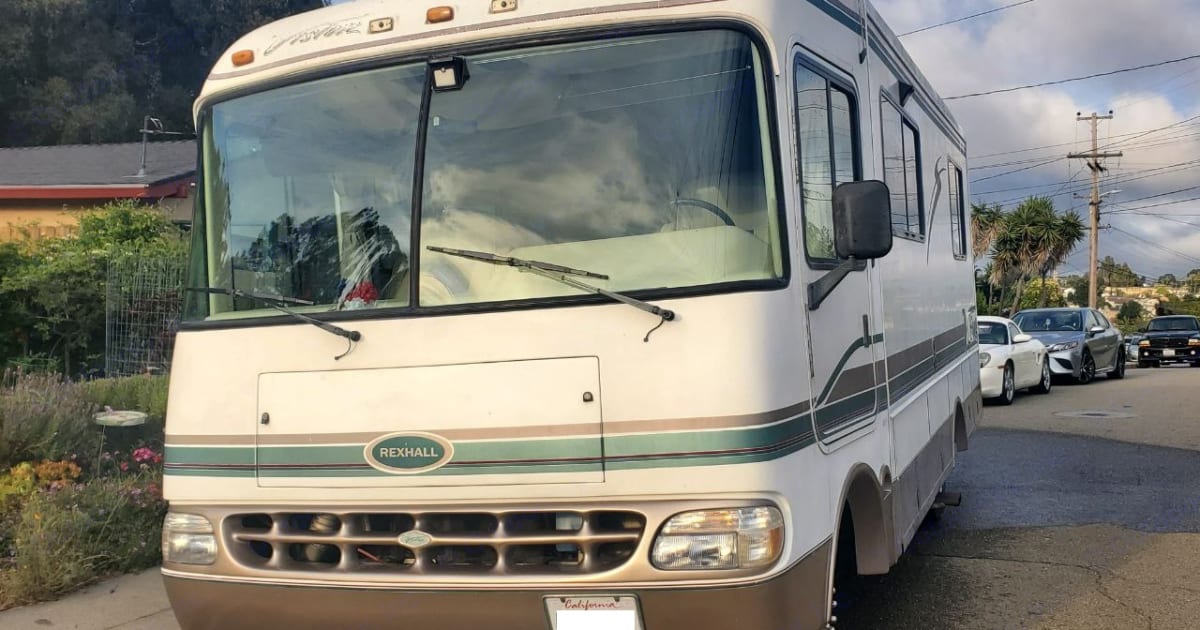 1998 Rexhall Vision 25ft Class A Rental in Hayward, CA | Outdoorsy