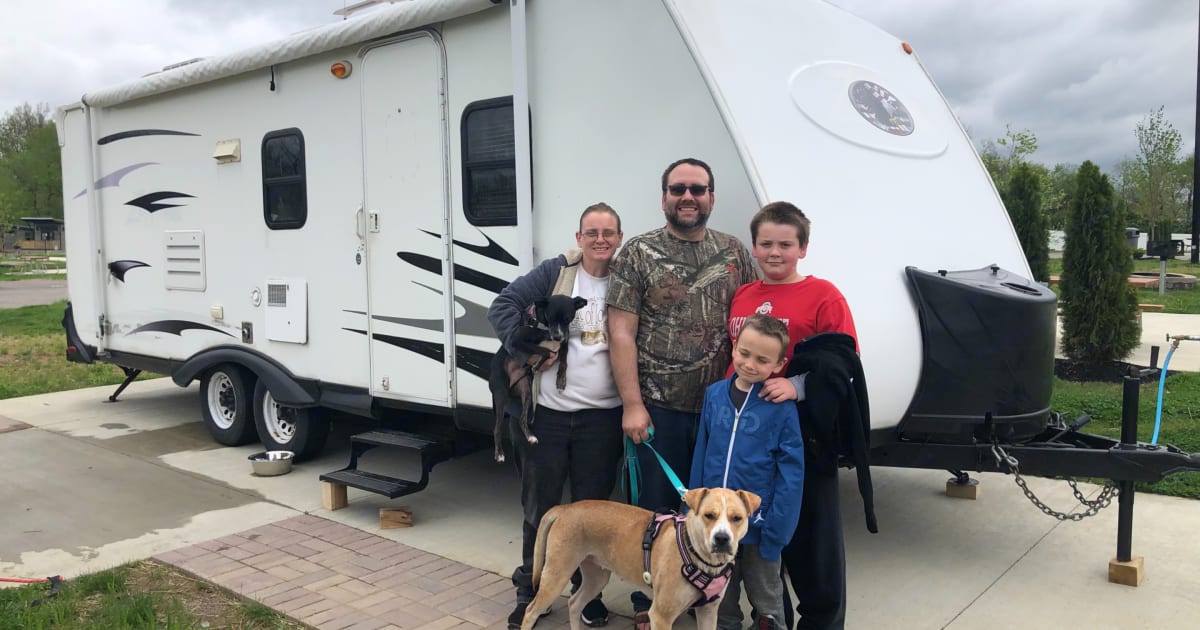 2005 Keystone RV Zeppelin Travel trailer Rental in Lakeview, OH | Outdoorsy