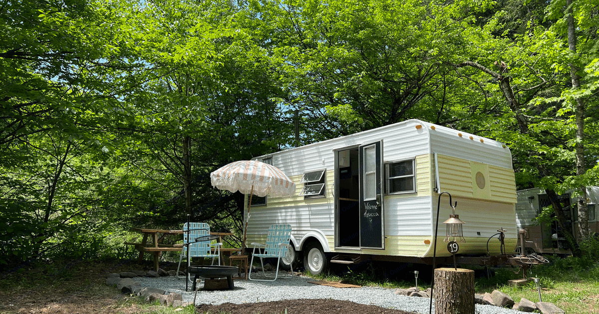 1978 Dutch Craft Host Caravane Rental in Livingston Manor, NY | Outdoorsy