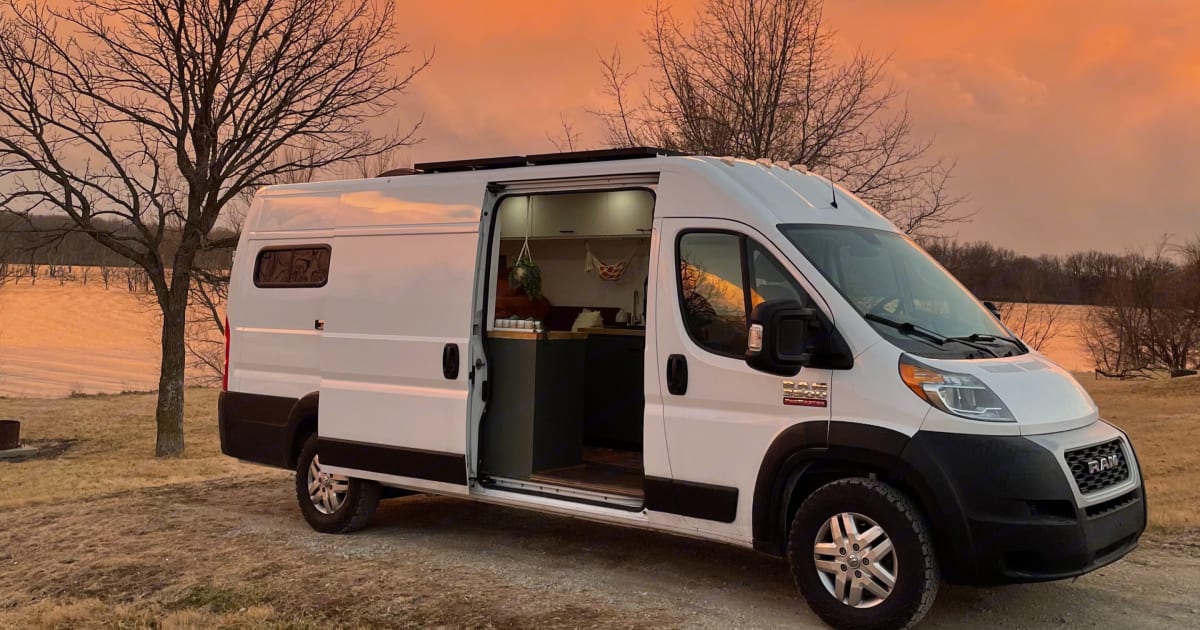 2019 Dodge Ram ProMaster 3500 Camper van Rental in Olathe, KS | Outdoorsy