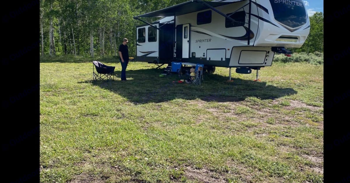 2021 Keystone RV Sprinter Campfire Edition Fifth-wheel Rental in Lyman ...