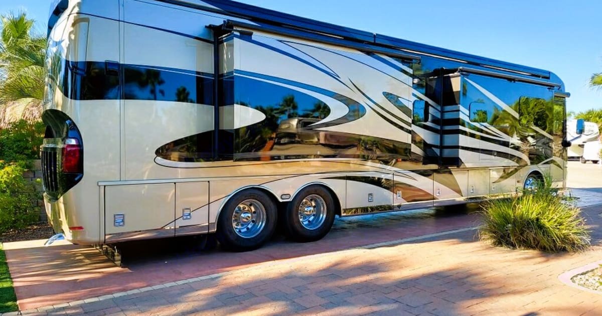 2015 Dutch Star Dutch Star Motorhome Class A Rental in Austin, TX ...