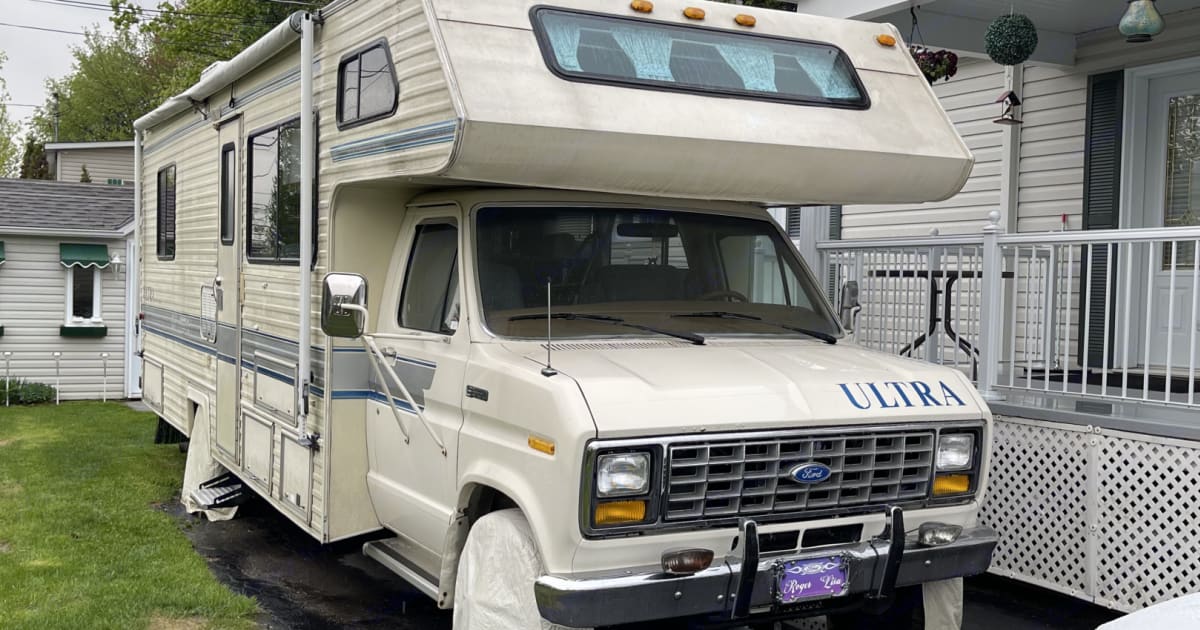 1992 Ford E350 Coachman Santara Capucine Rental in Sherbrooke, QC ...