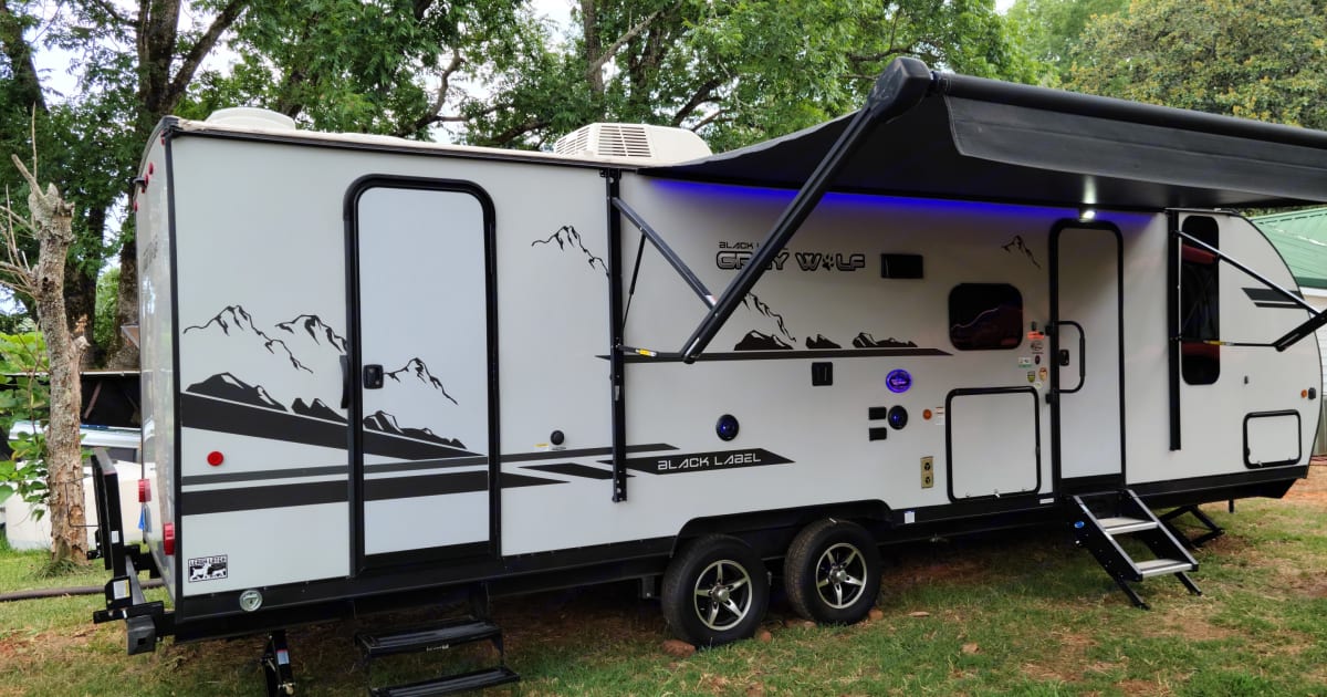 2021 Forest River Cherokee Cherokee Black Label Travel trailer Rental ...