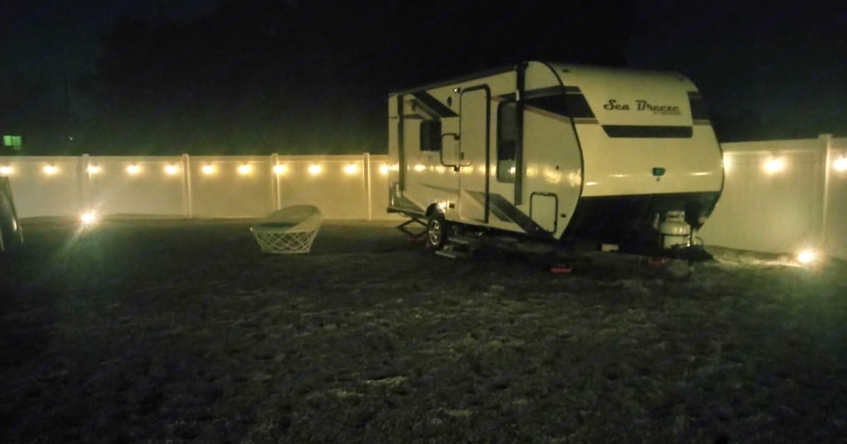 2021 Pacific Coachworks Sea breeze 16rb Travel trailer Rental in ...