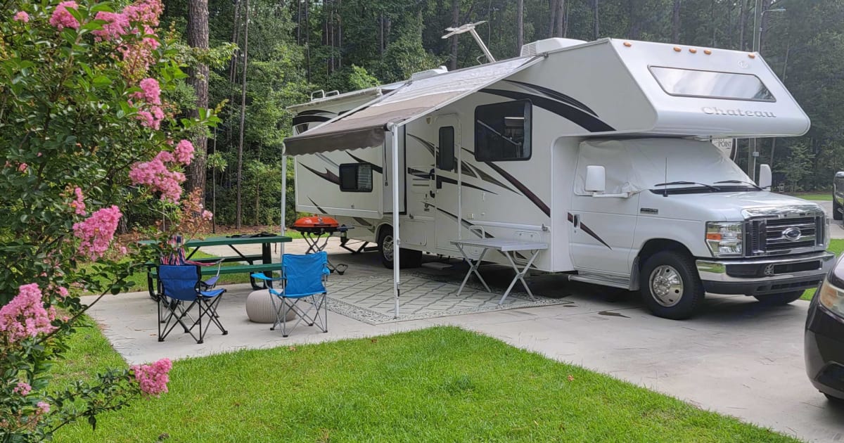 2011 Four Winds Chateau Class C Rental in North charleston, SC | Outdoorsy