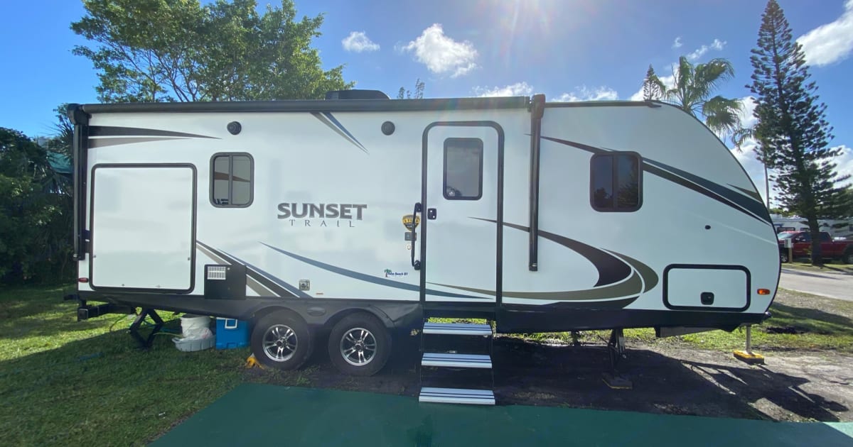 2019 Crossroads RV Sunset Trail Super Lite Travel trailer Rental in ...