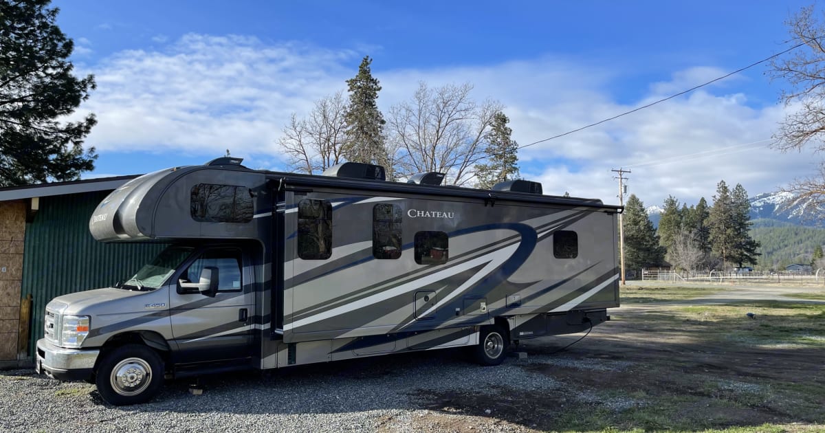 2020 Thor Chateau Class C Rental in Medford, OR | Outdoorsy