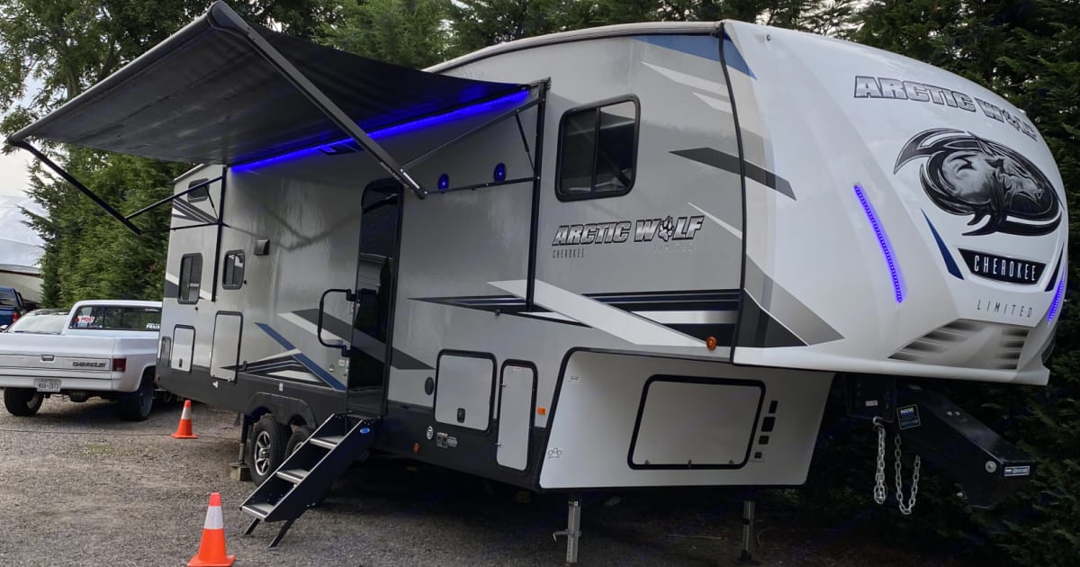 2021 Forest River Cherokee Arctic Wolf Fifth-wheel Rental in Southold ...