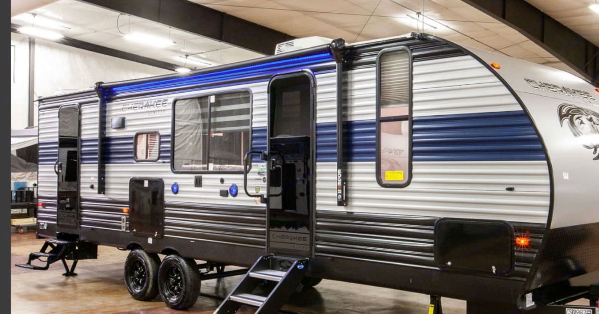 2021 Forest River Cherokee Cherokee Black Label Travel trailer Rental ...