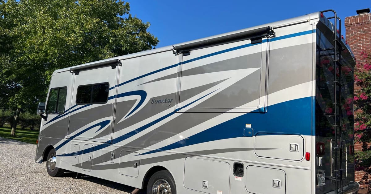 2017 Winnebago Sunstar LX Class A Rental in New Market, AL | Outdoorsy