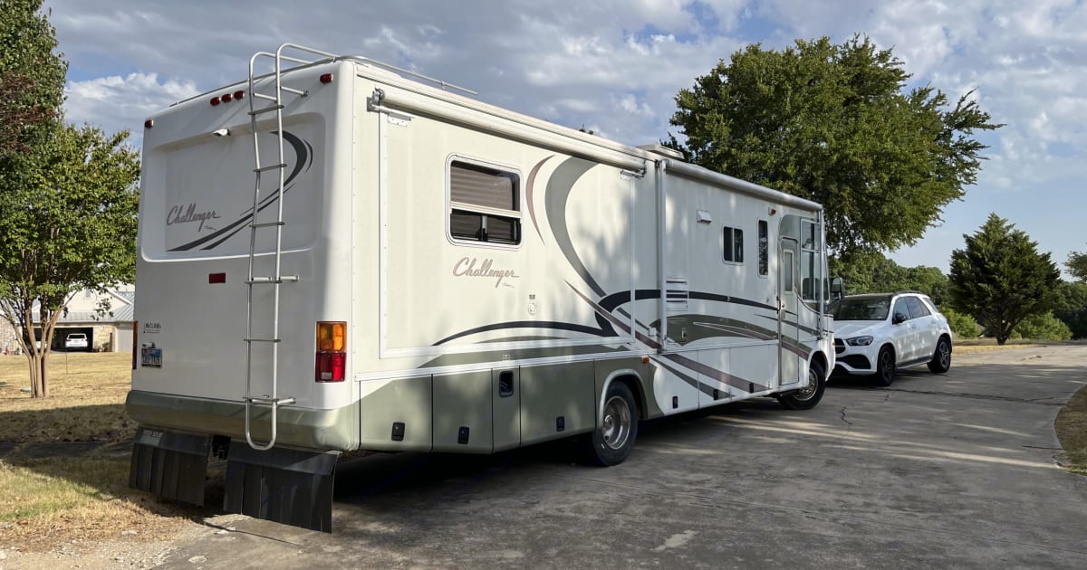 2001 Damon Corporation Challenger Class A Rental in Celina, TX | Outdoorsy