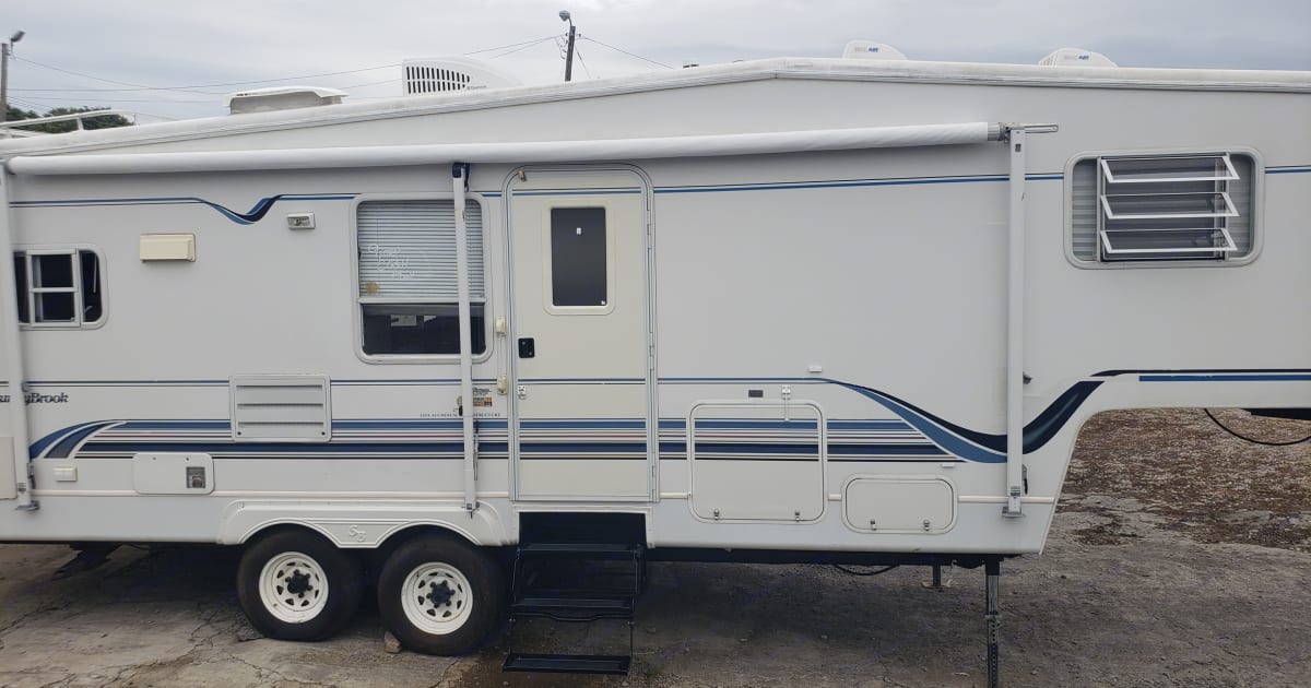 2002 Sunnybrook Sunnybrook Fifth Wheel Fifth-wheel Rental in Briatol ...