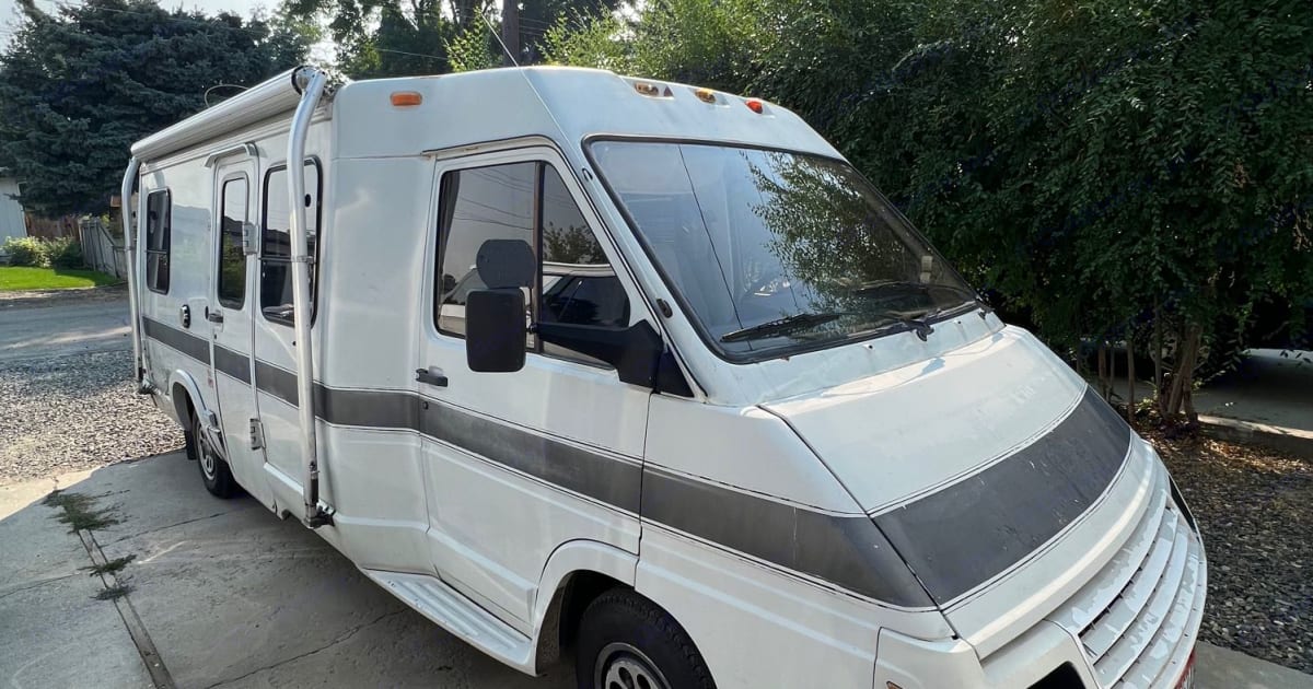 1988 Winnebago Winnebago Capucine Rental in Boise, ID | Outdoorsy