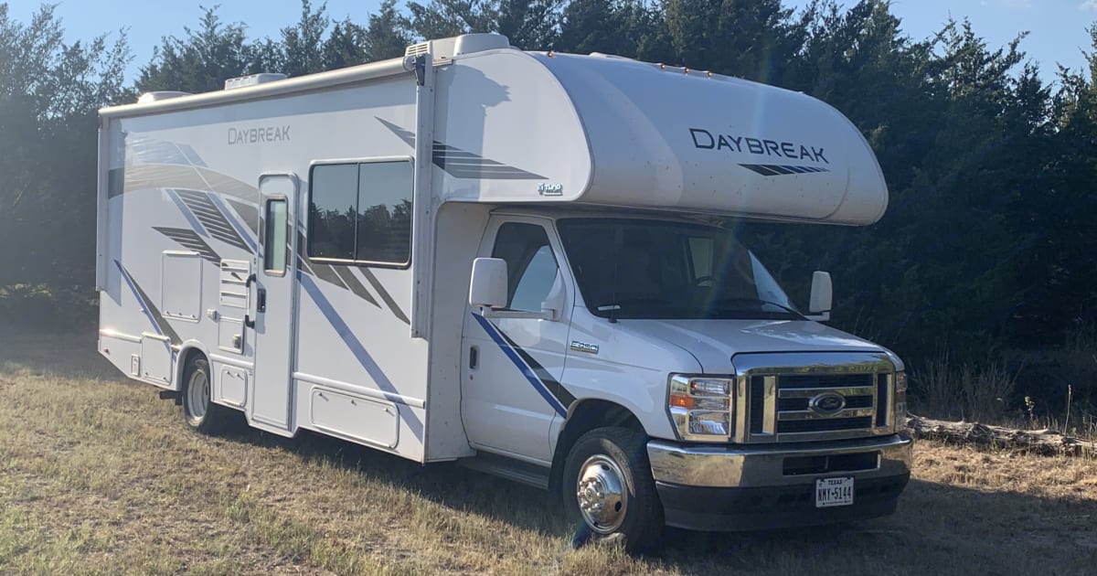 2021 Thor Daybreak Class C Rental in Wolfe City, TX | Outdoorsy