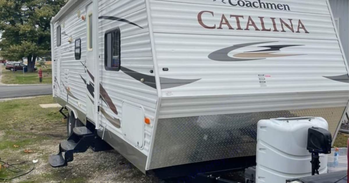 2012 Coachmen Catalina 28DDS Travel trailer Rental in Quincy, IL ...