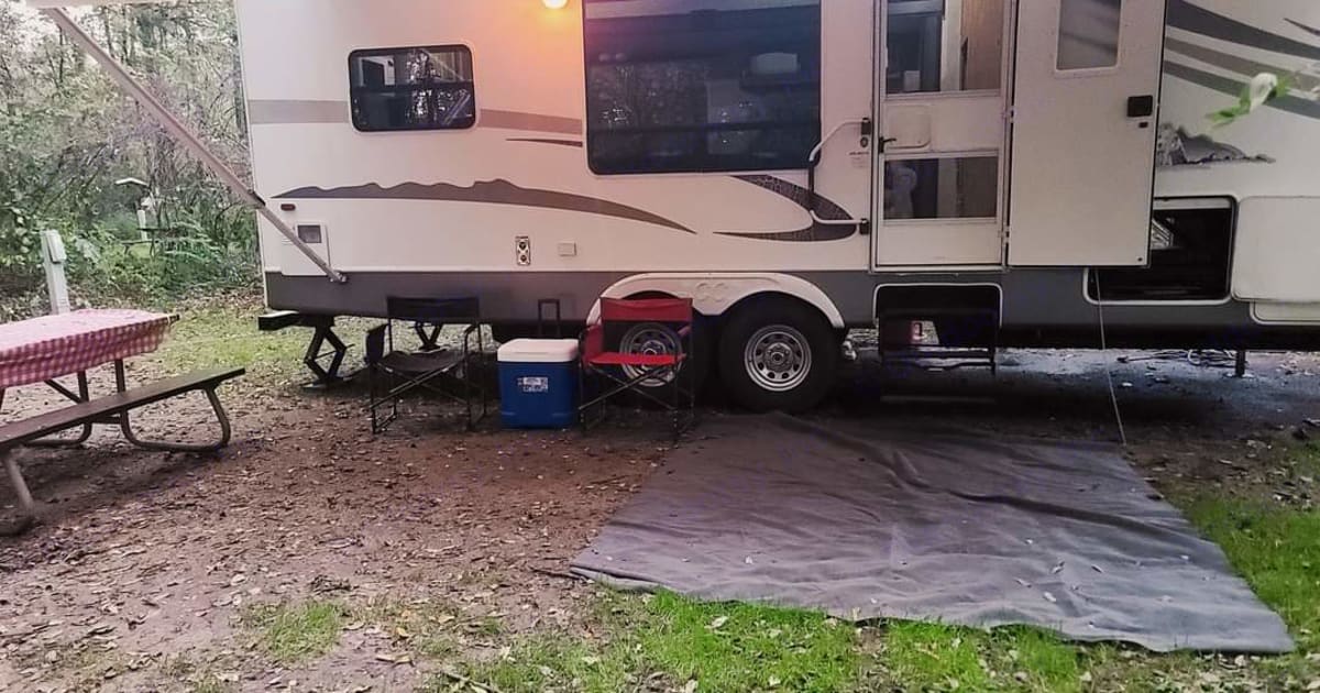 2005 Cedar Creek Cedar Creek Fifth Wheel Caravane semi-remorque Rental ...