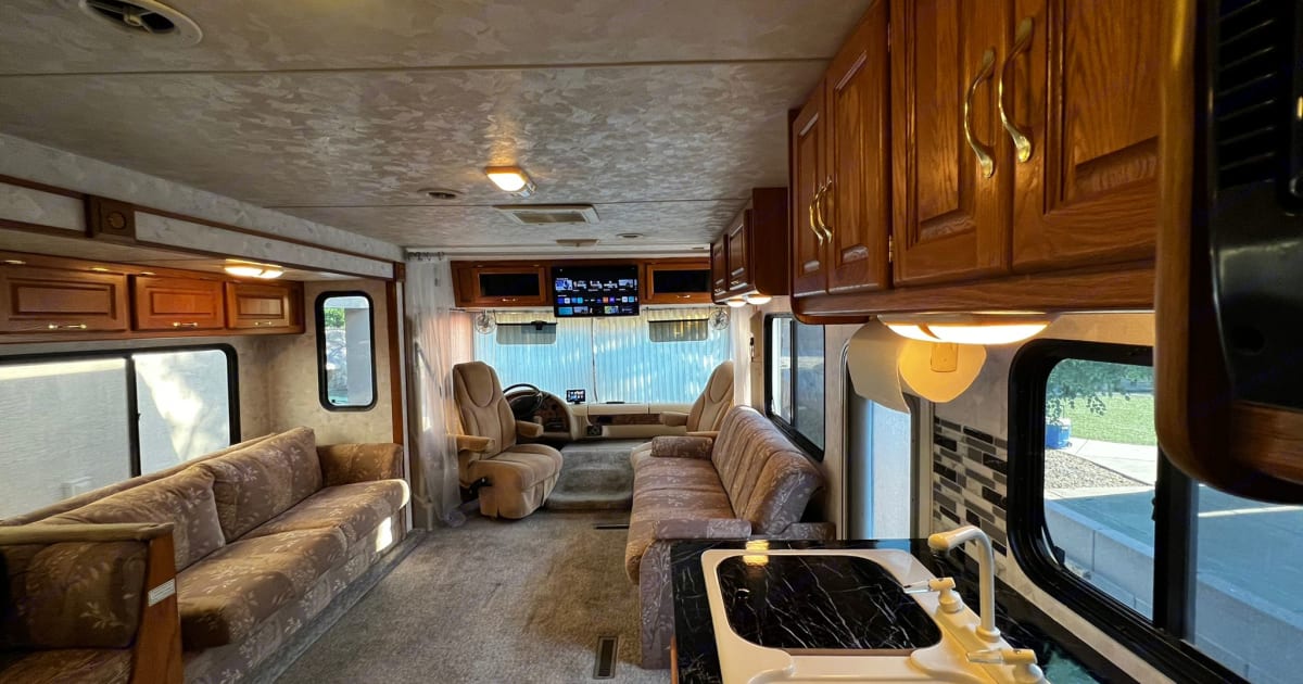 2005 Damon Corporation Daybreak Class A Rental in Peoria, AZ | Outdoorsy
