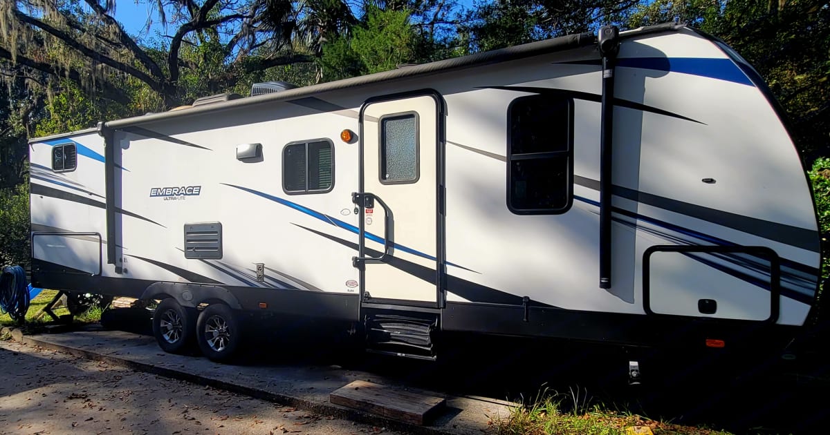 2018 Cruiser RV Embrace Ultra Lite Travel trailer Rental in Altoona, FL ...