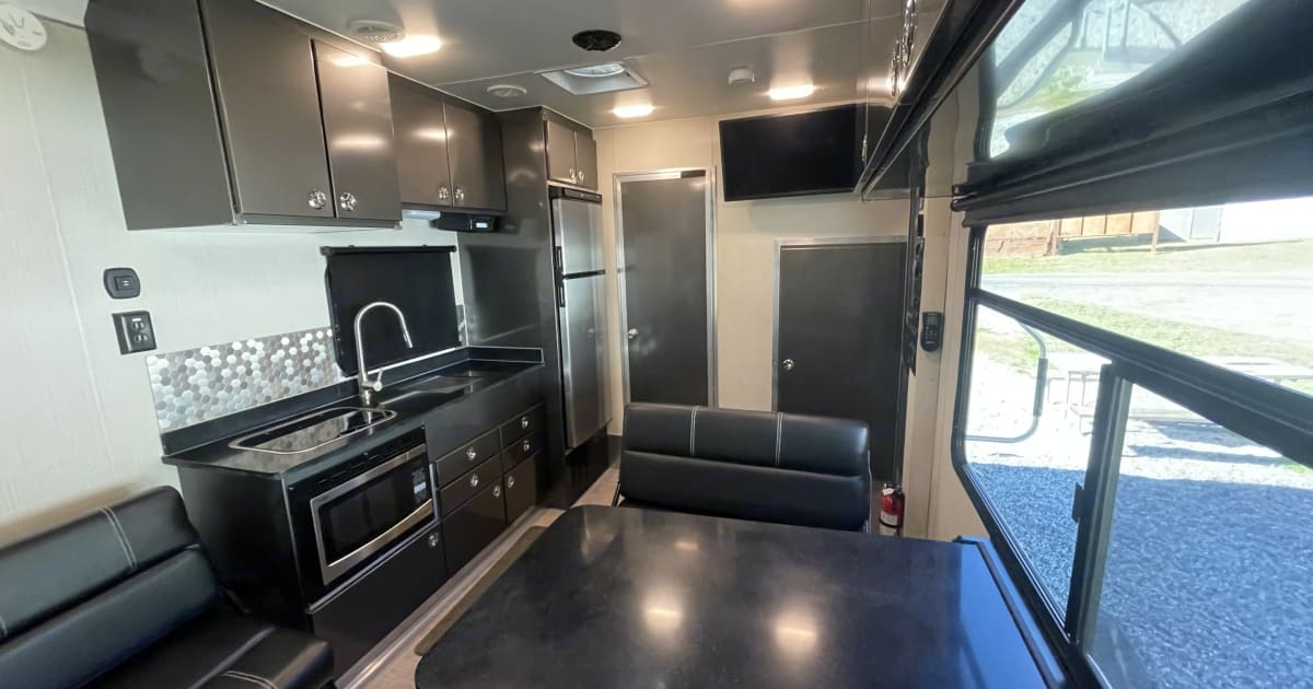 2022 ATC (Aluminum Trailer Company) Game Changer model 2419 Toy hauler ...