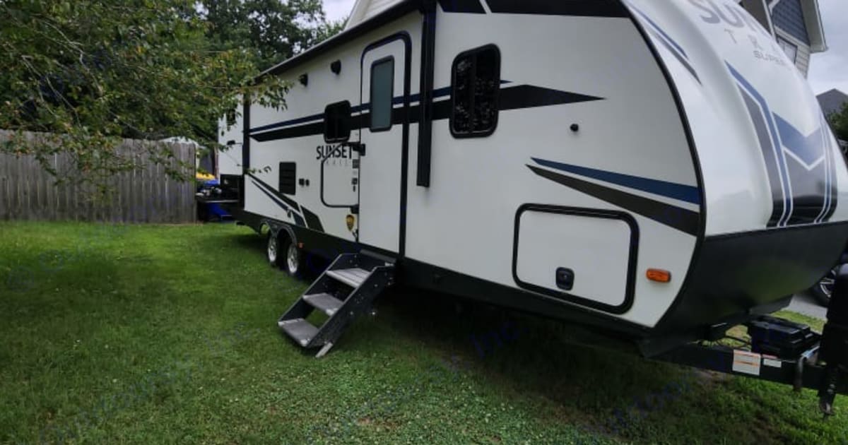 2020 Crossroads Sunset Trail Ultra Lite Travel trailer Rental in ...