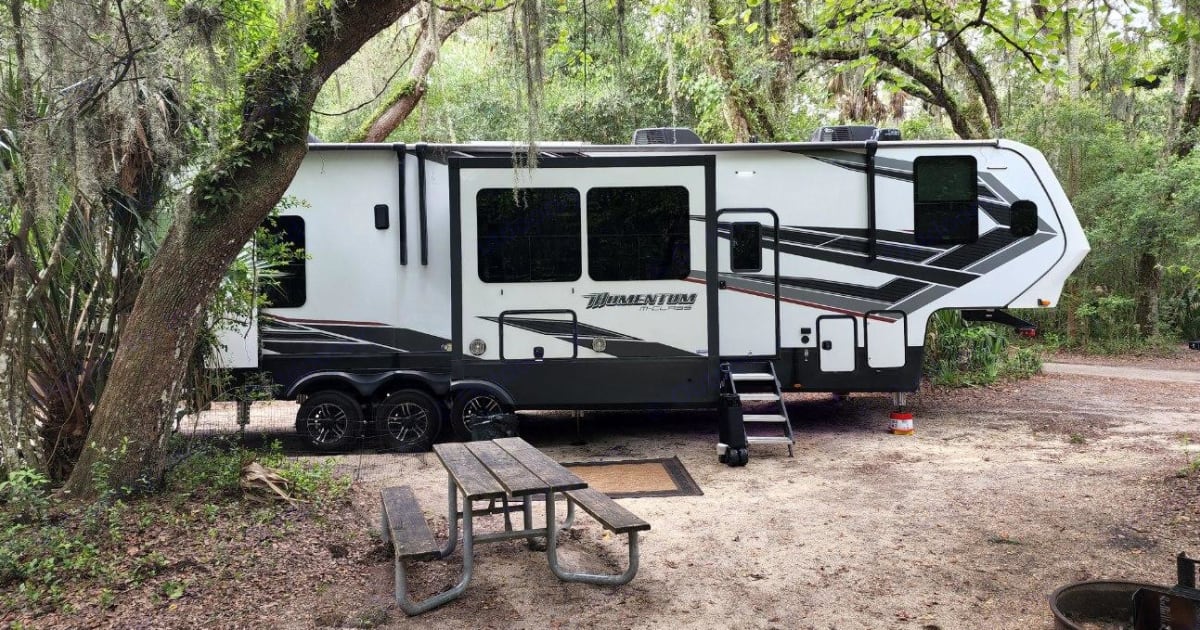 2022 Grand Design Momentum Toy Hauler Fifth-wheel Rental in ...